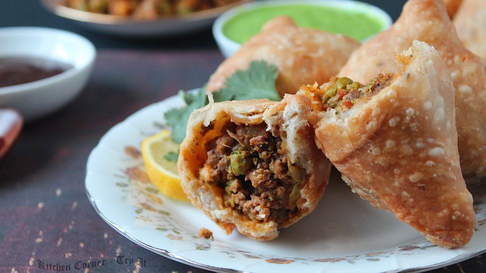 7 varieties of non-veg samosas for you to eat during tea time | Tea ...